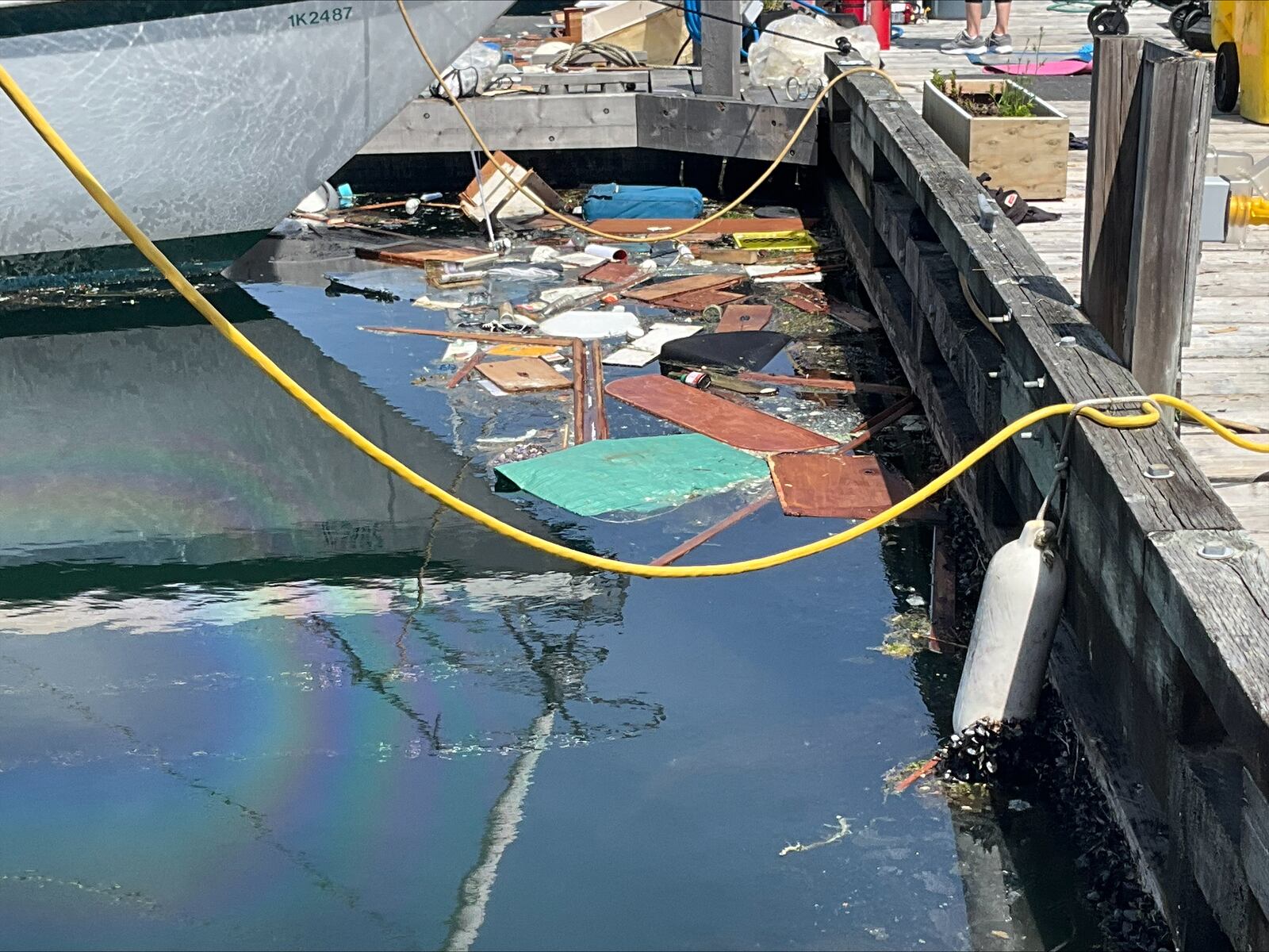 3 injured after boat explosion in Vancouver Island community – CP24