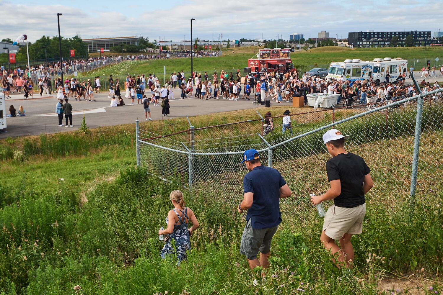 See the crowds at Coldplay’s first Rogers Stadium show – CP24