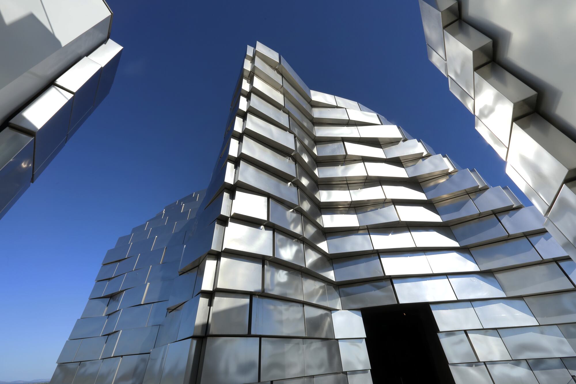 Frank Gehry (1929-2025): Twisting, turning designs by the Canadian ...