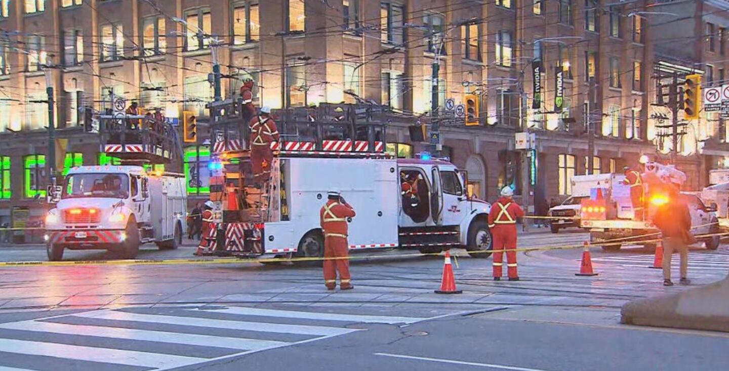 Toronto's King and Spadina intersection closed for the week for repairs ...