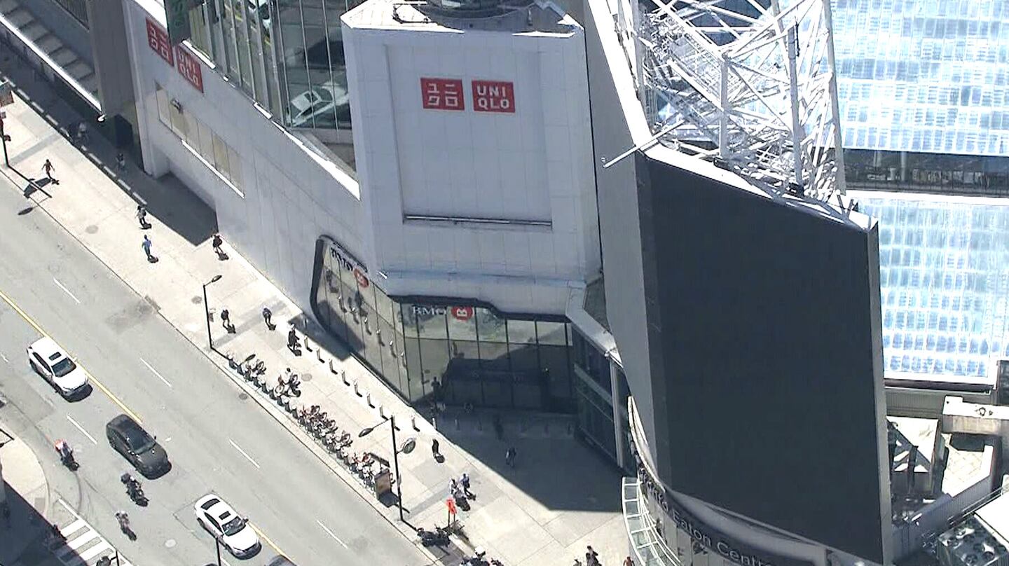 Power restored after widespread outage in downtown Toronto