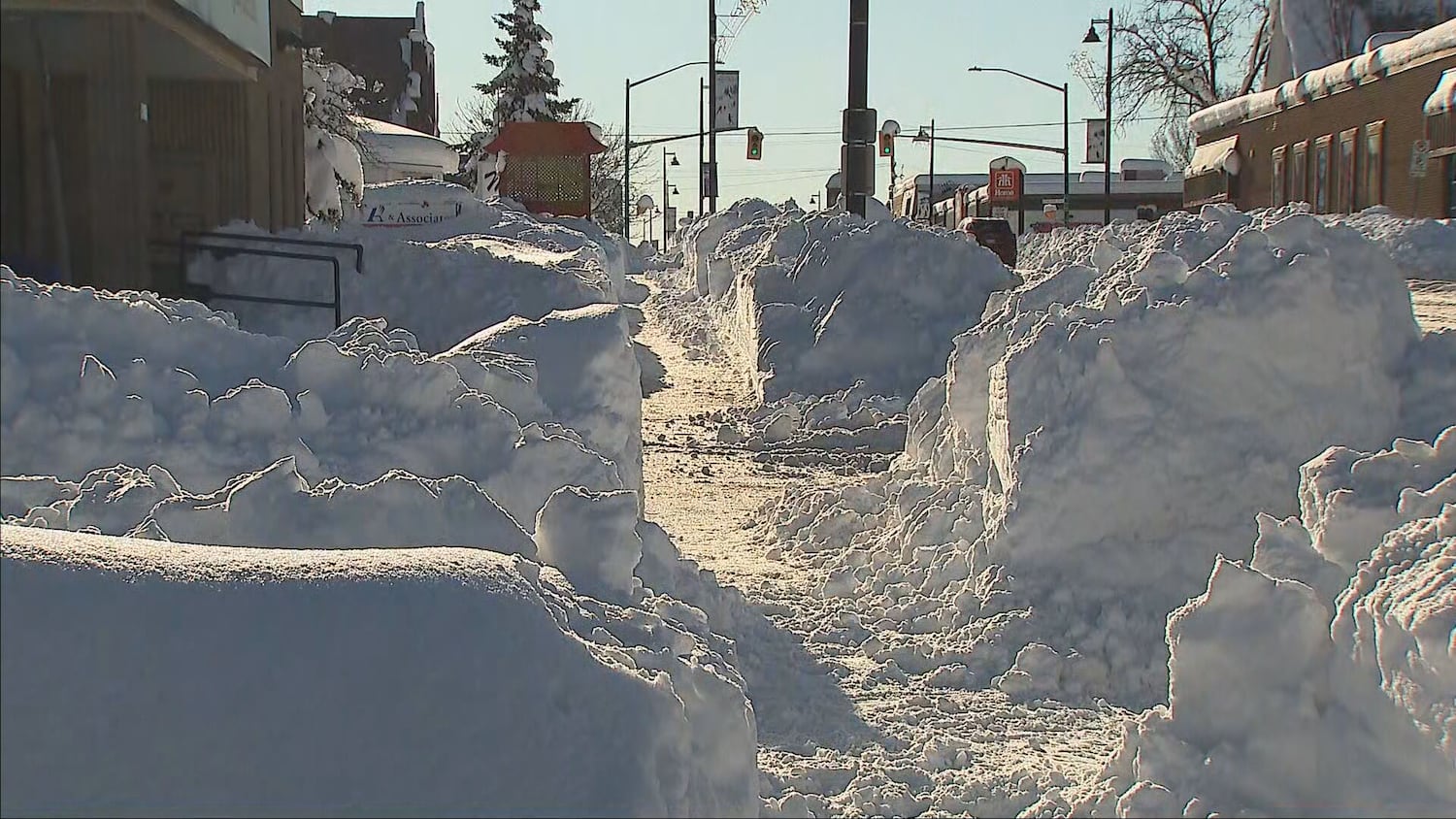 Ontario hit with massive snowfall during first winter storm of season ...