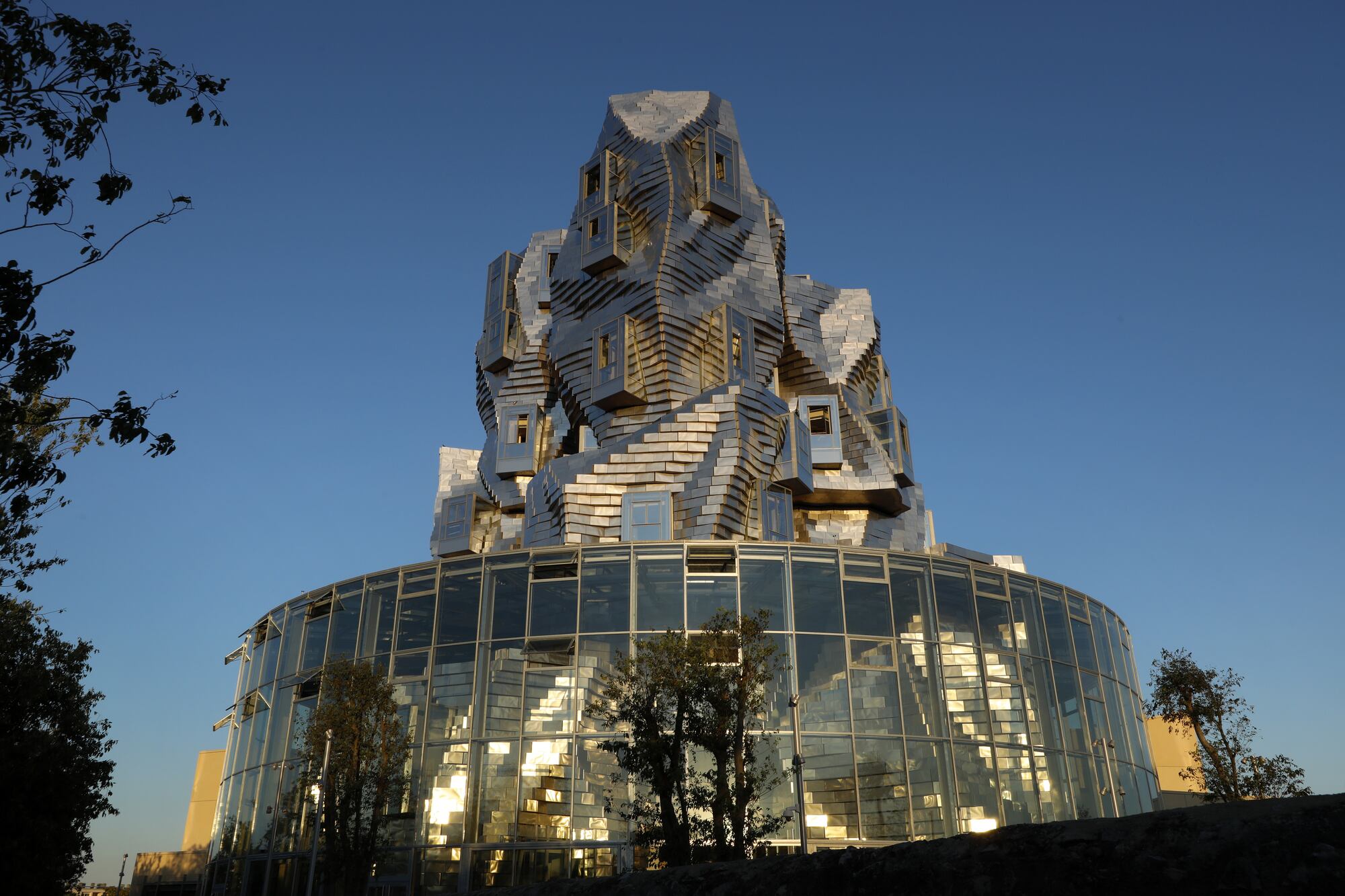 Frank Gehry (1929-2025): Twisting, turning designs by the Canadian ...
