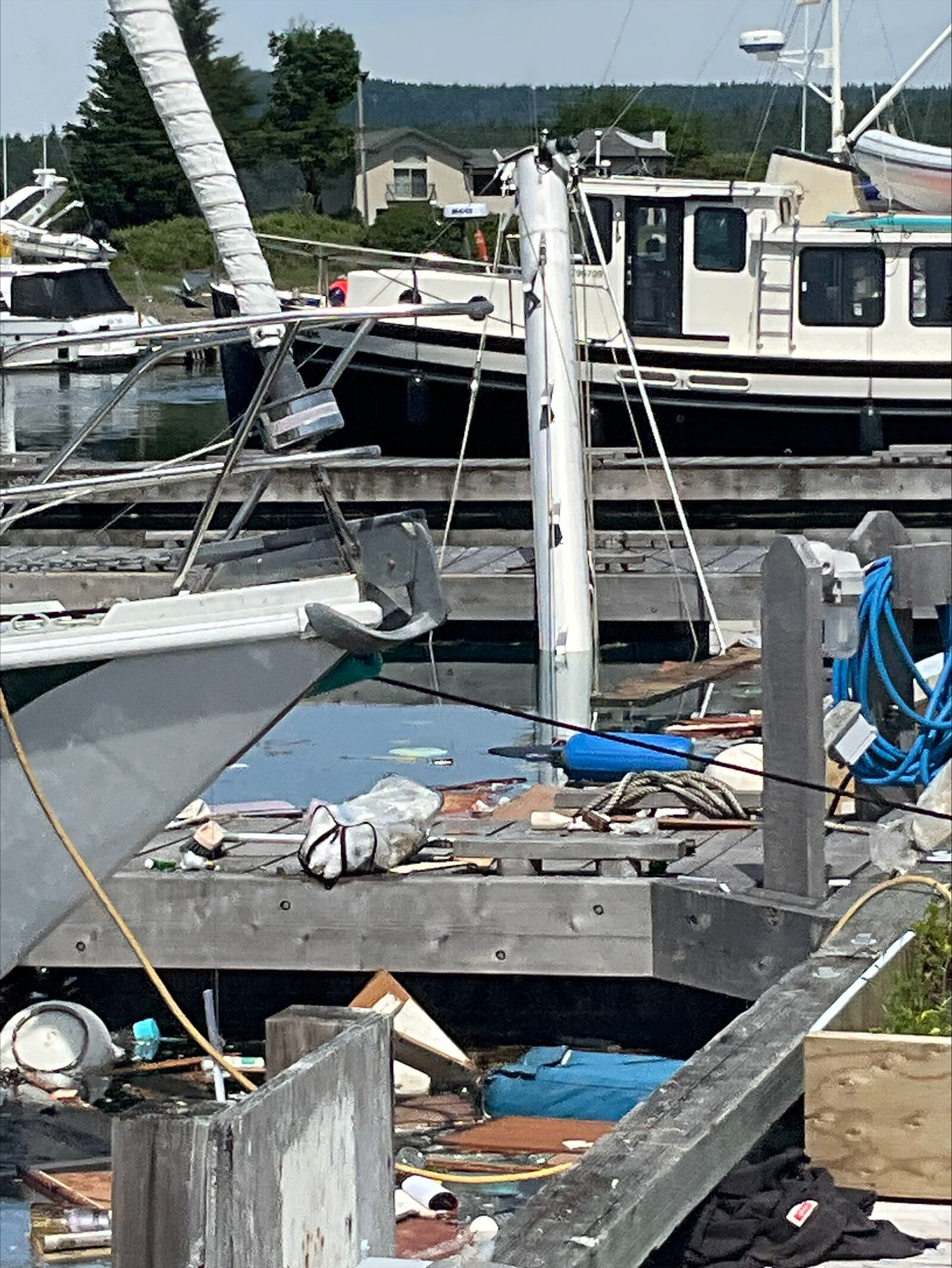 3 injured after boat explosion in Vancouver Island community – CP24