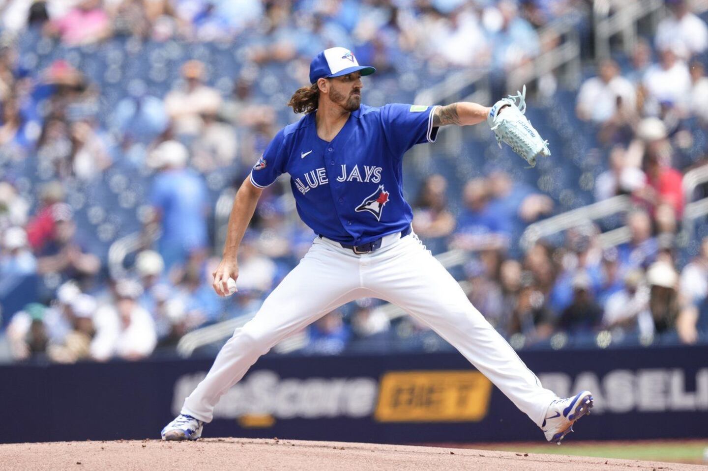 Blue Jays vs Marlins: Okamoto's homer leads Toronto to 2-1 win