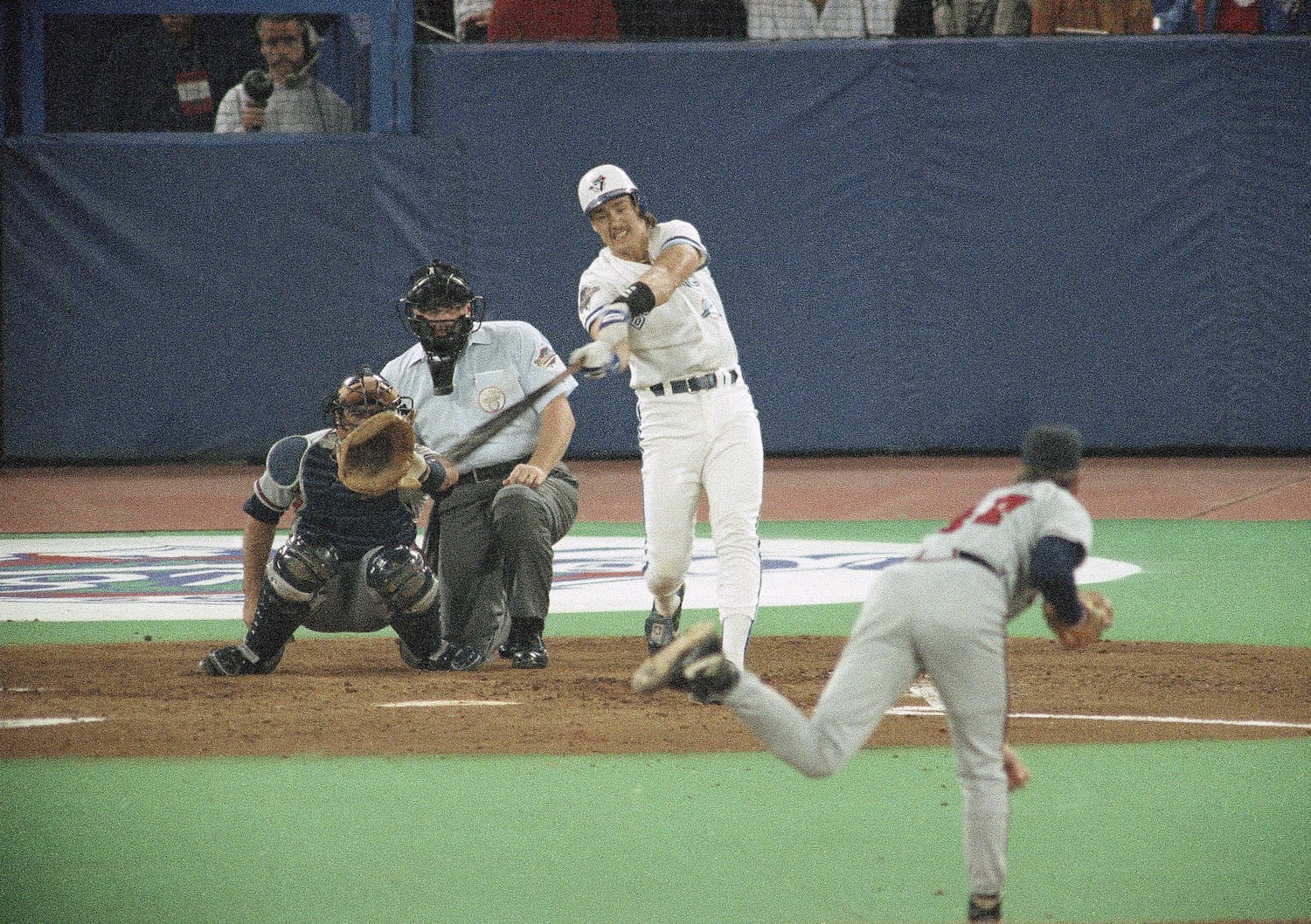 Highlights of Blue Jays' back-to-back World Series wins in 1992 and ...