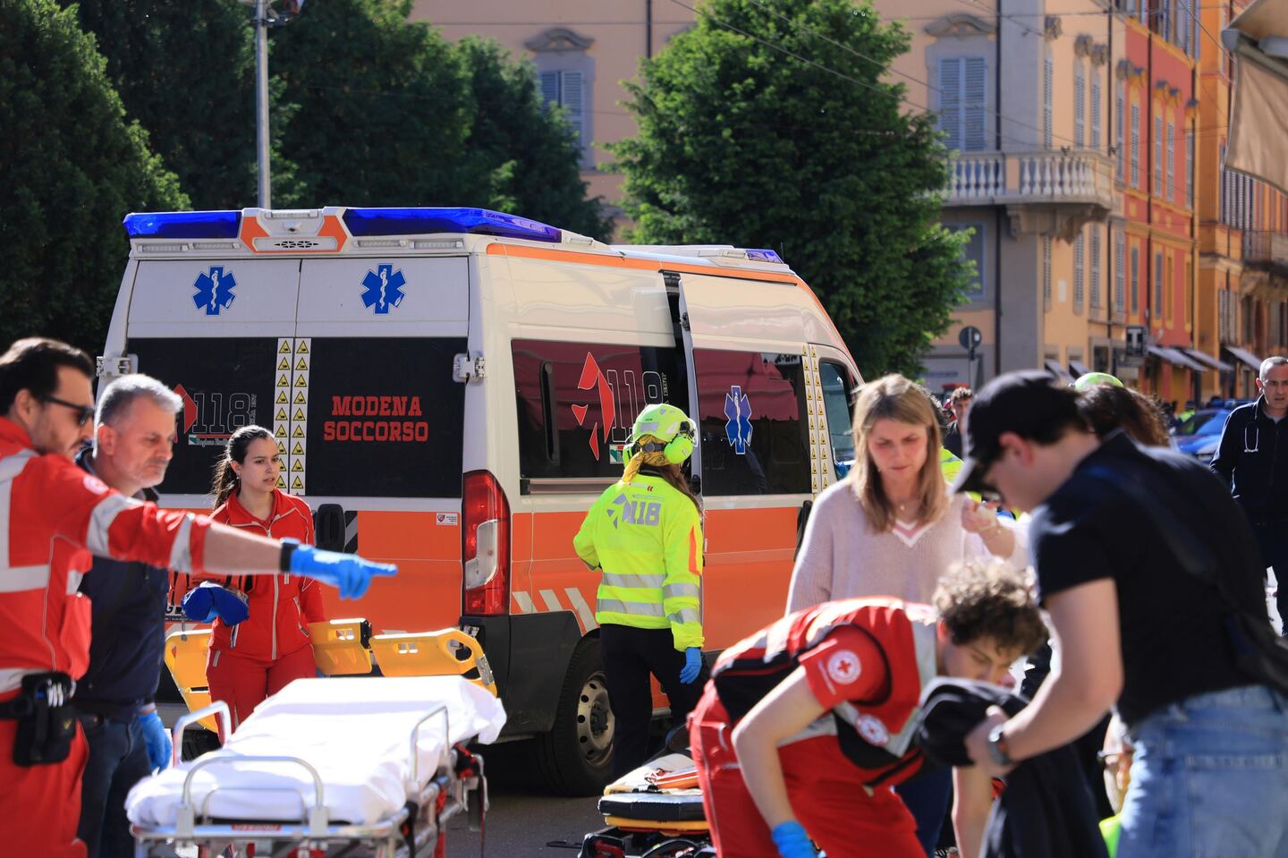 Knife-wielding driver tackled by bystanders after car crash