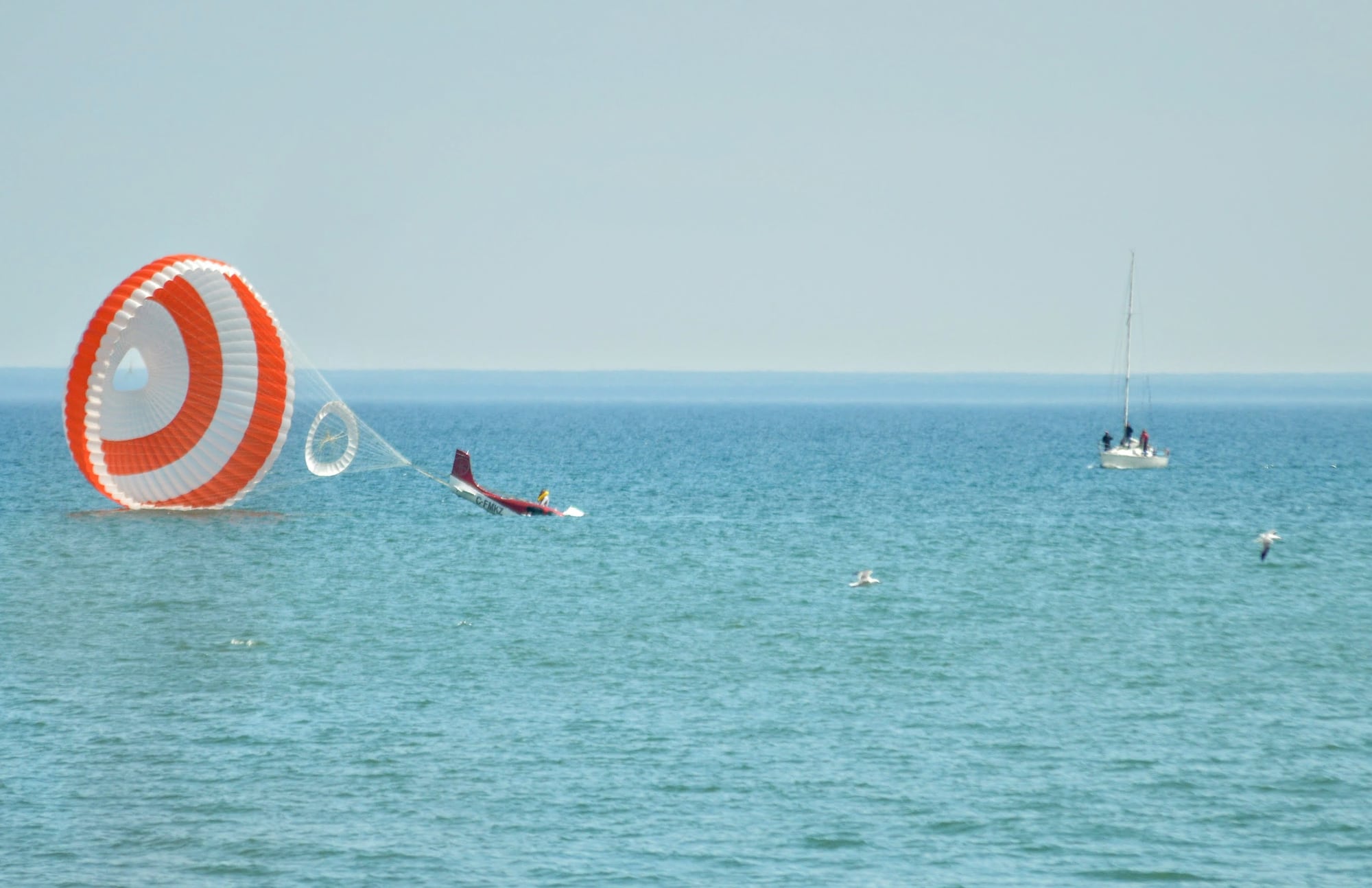 Small plane crash lands into Lake Ontario – CP24